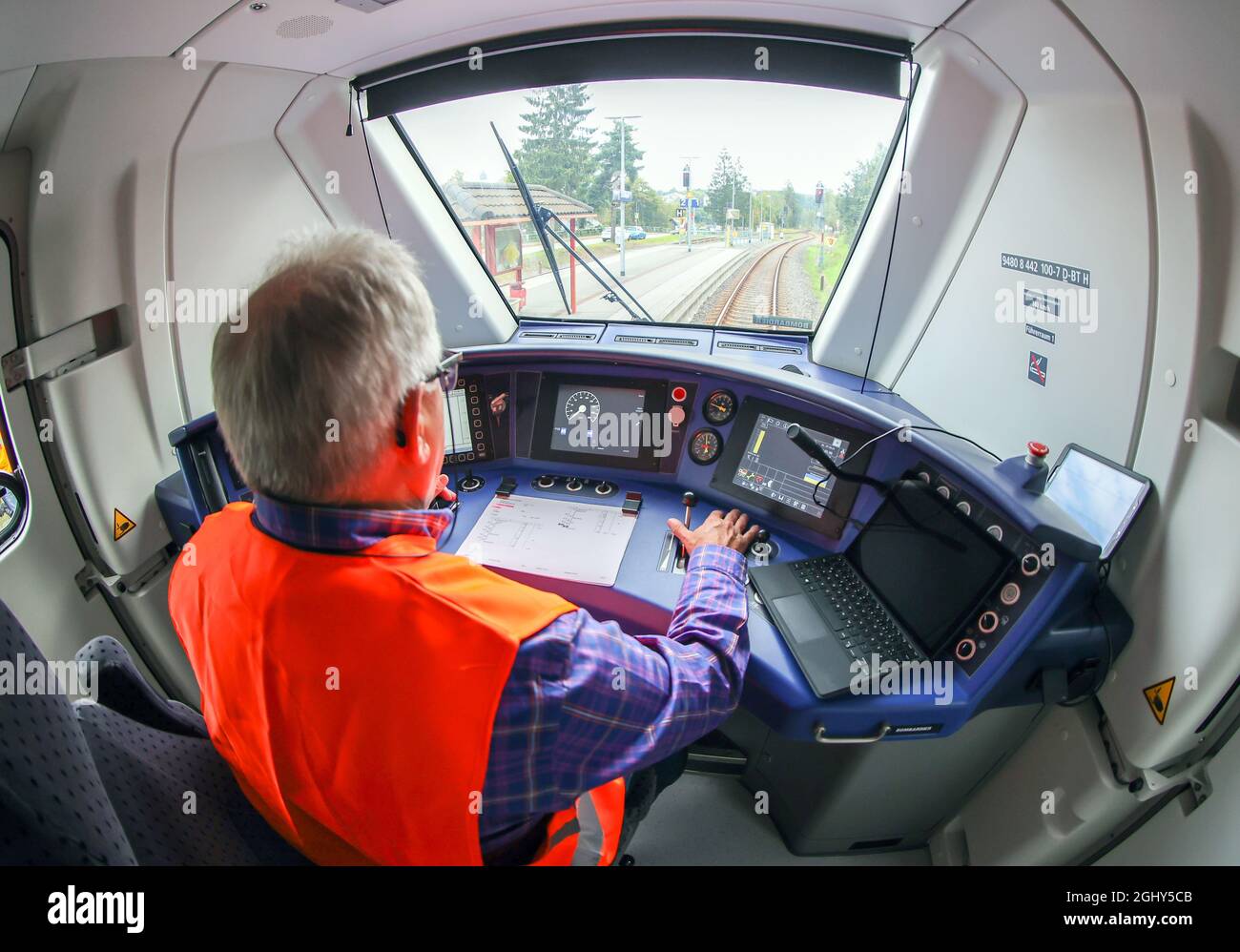 07 September 2021, Saxony, Zschopau: A train driver sits in the cab of ...