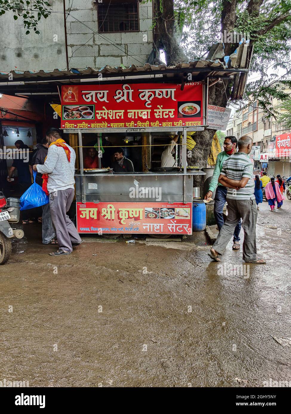 KOLHAPUR, INDIA - Aug 15, 2021: A street food stall at the corner of ...