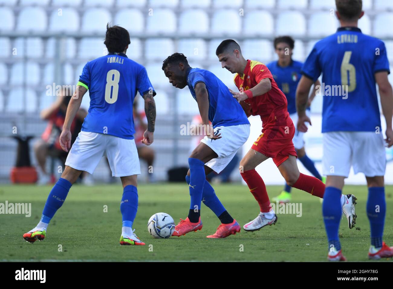 Iyenoma Destiny Udogie (Italy)Ivan Vukcevic (Montenegro) during the ...