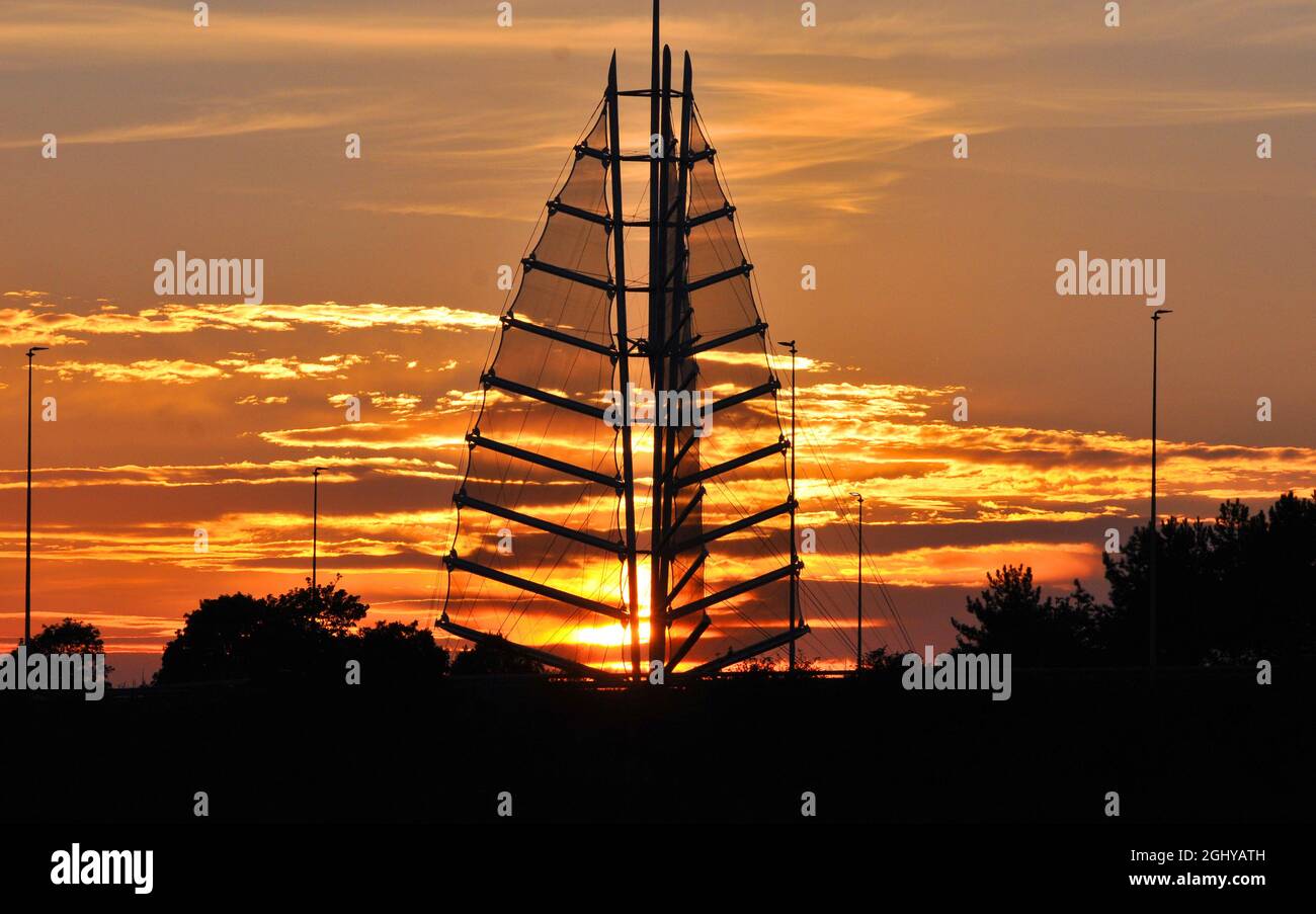 THE TRIMAST, SAILS OF THE SOUTH THE GATEWAY TO PORTSMOUTH ON THE M275 ...