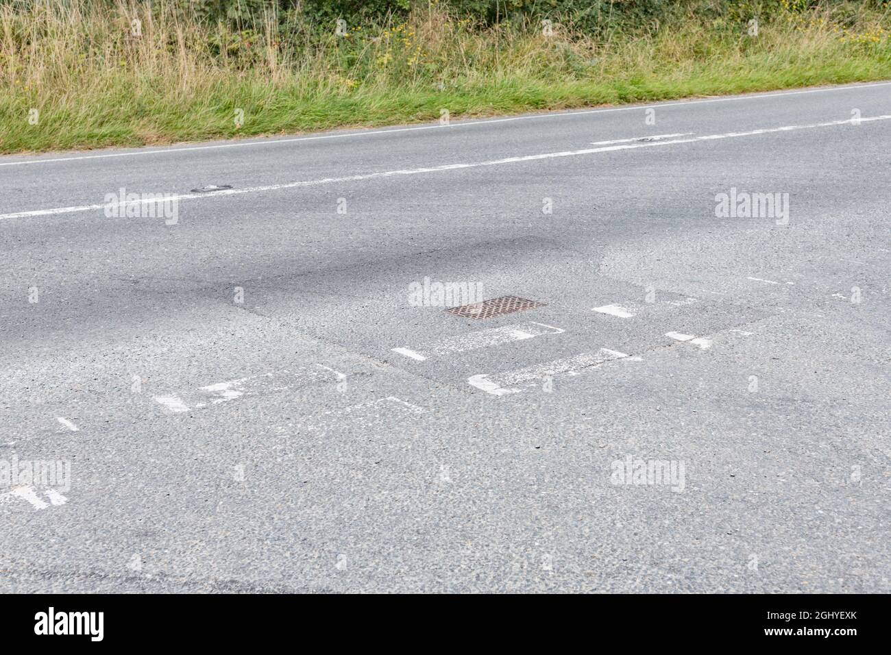 Road Junction Markings Uk High Resolution Stock Photography and Images ...