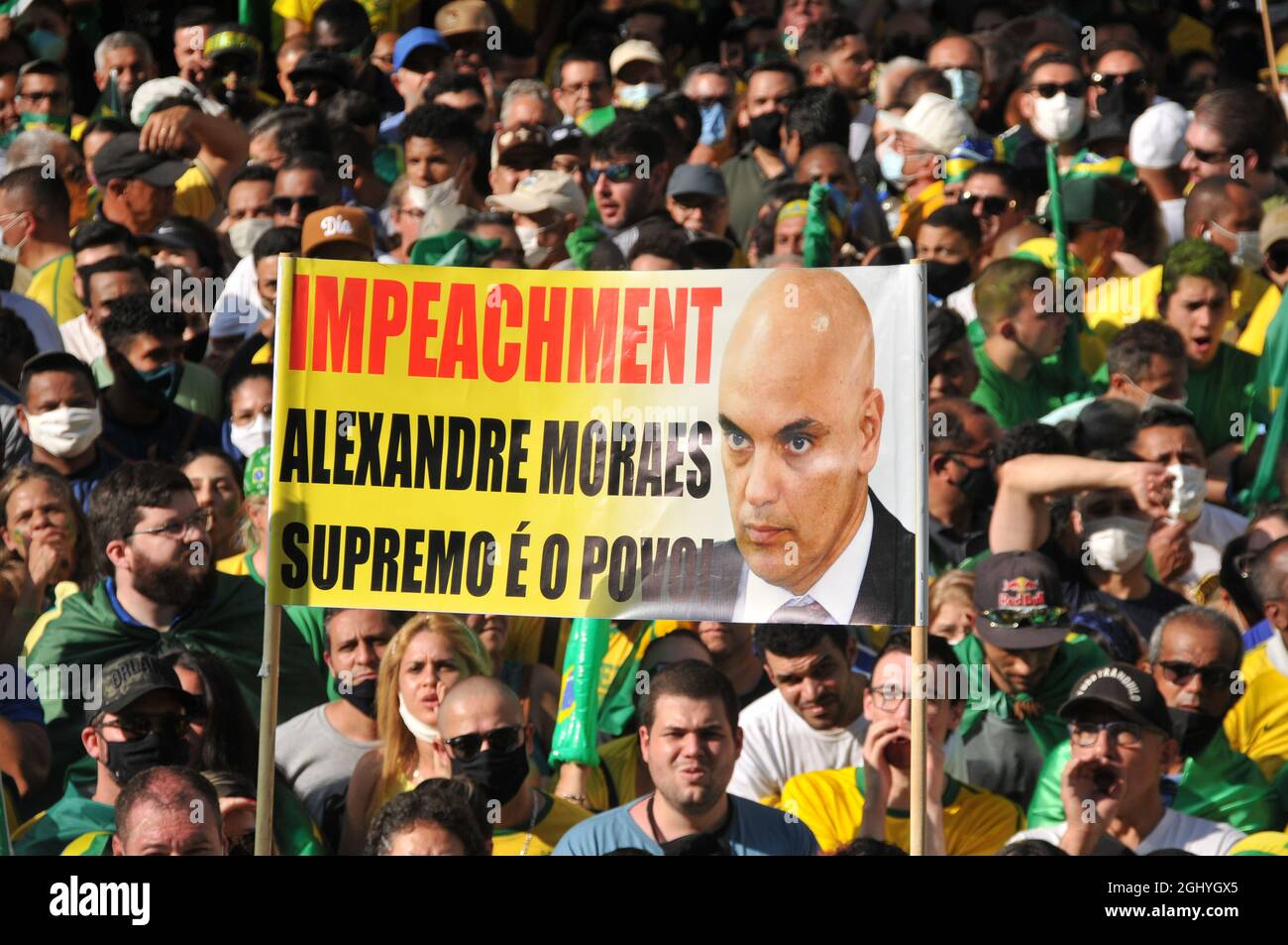 Brazilian Independence Day: families protest against the anti ...