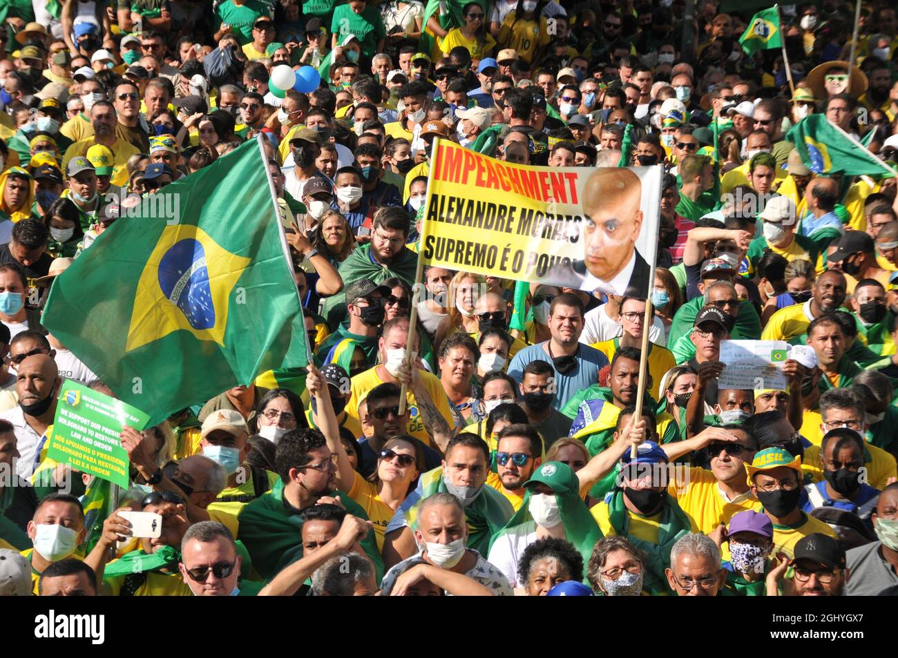 Brazilian Independence Day: families protest against the anti ...