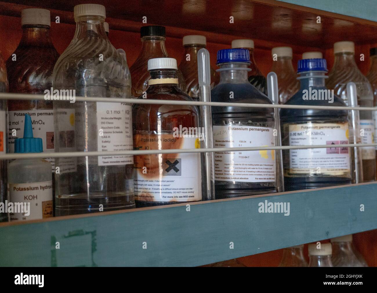 School science chemical storage Stock Photo - Alamy