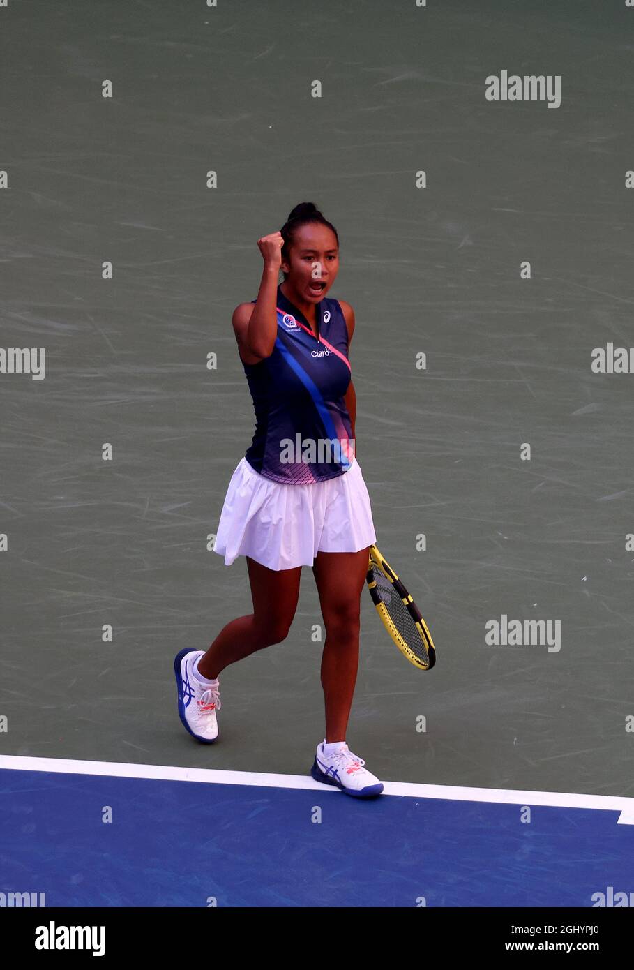 Leyla fernandez 2021 us open tennis hi-res stock photography and images ...