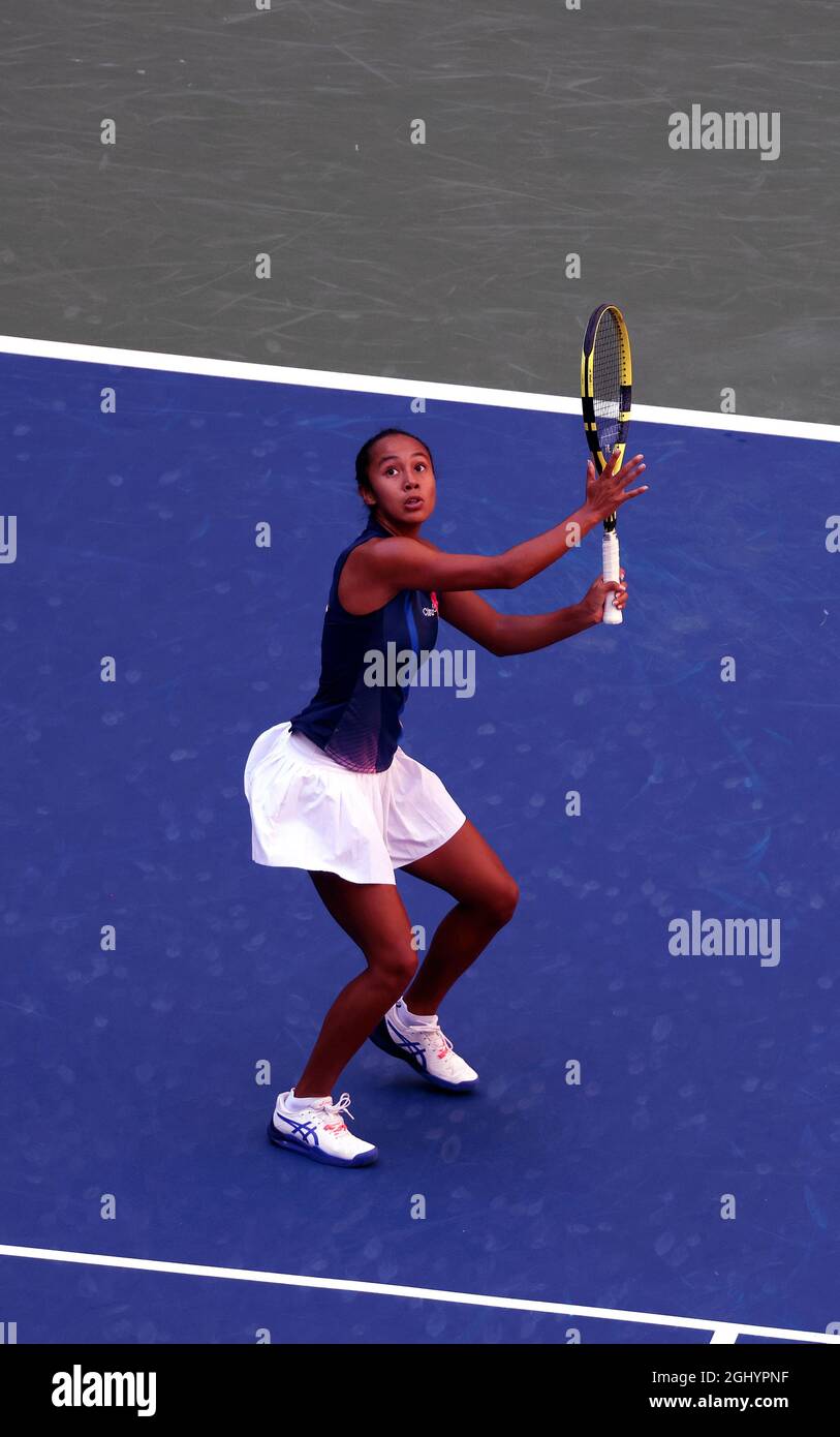 Leyla fernandez 2021 us open tennis hi-res stock photography and images ...