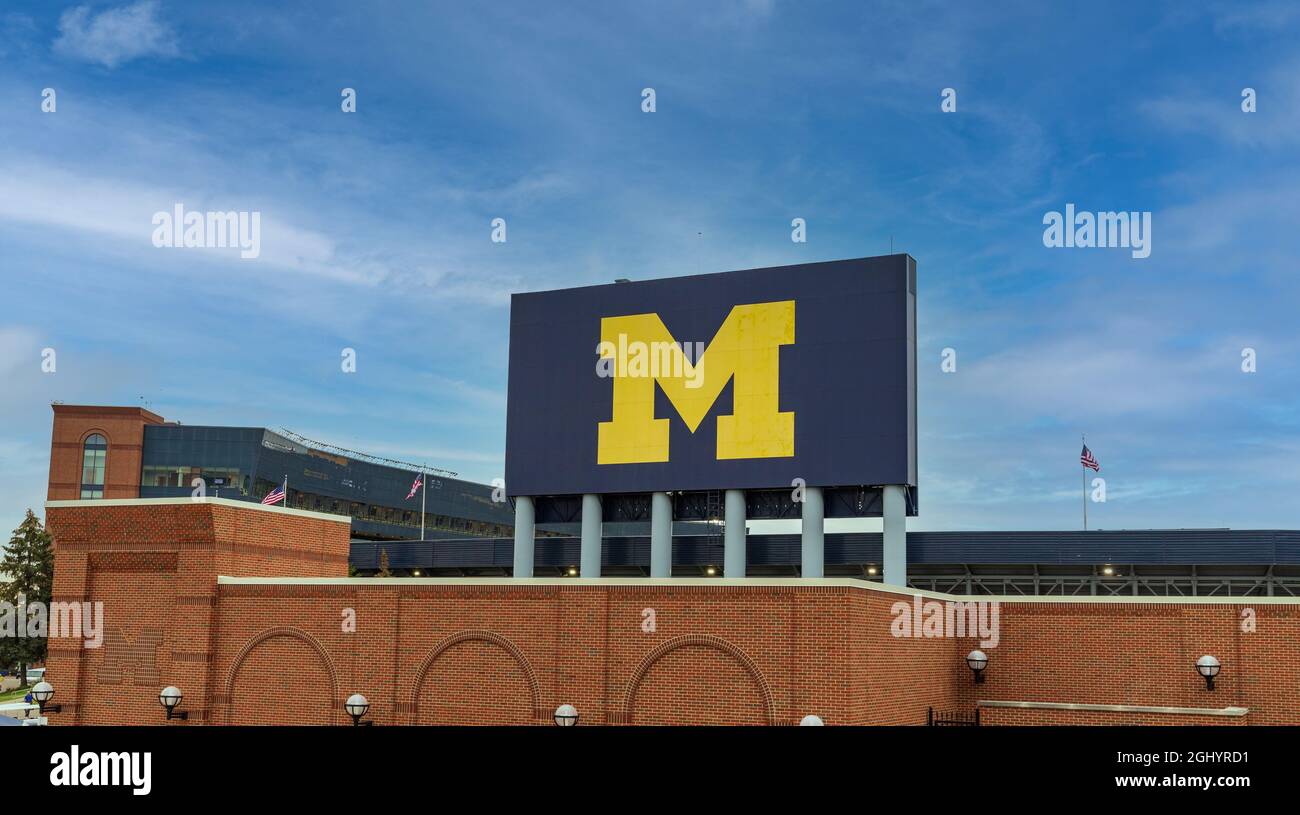 College Football Logo High Resolution Stock Photography and Images - Alamy