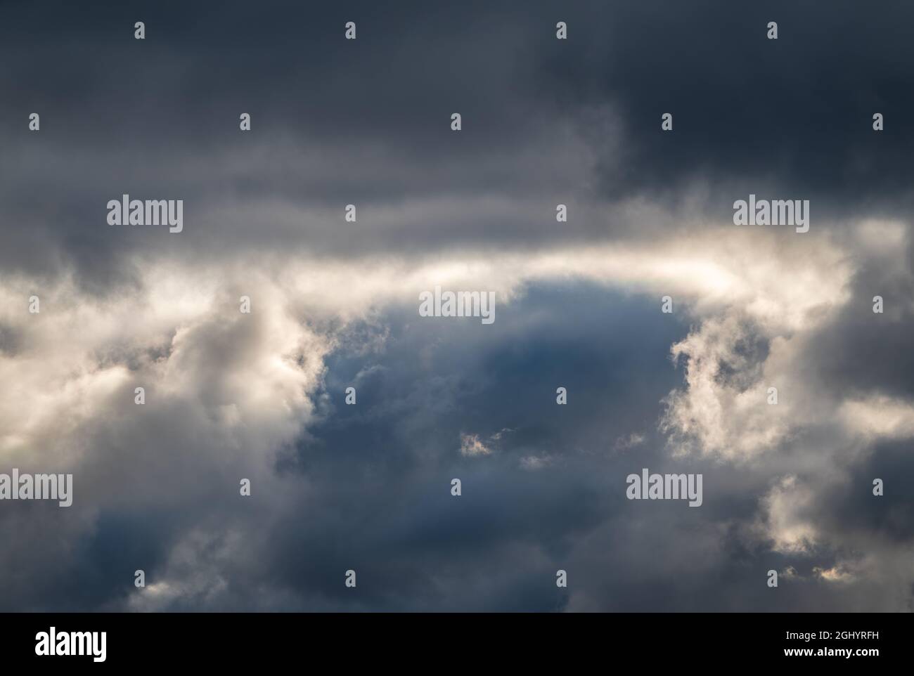 Dramatic cloudy sky background. Dark blue stormy cloudy sky Stock Photo - Alamy