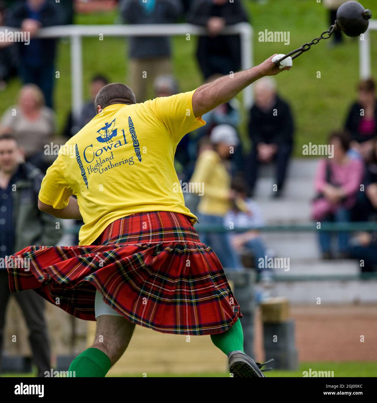 Sportsman about to 'Throw the Hammer' at the Cowal Gathering. A ...