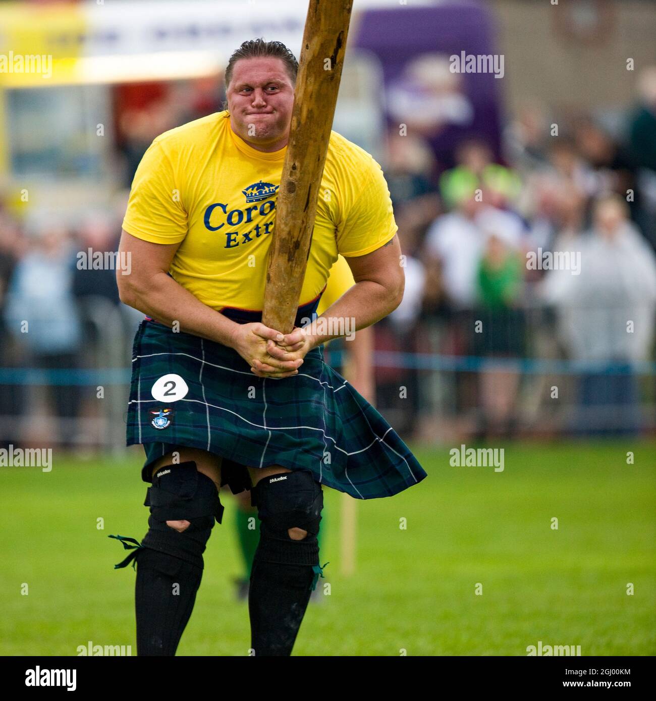 Scottish traditional sport caber tossing hi-res stock photography and ...