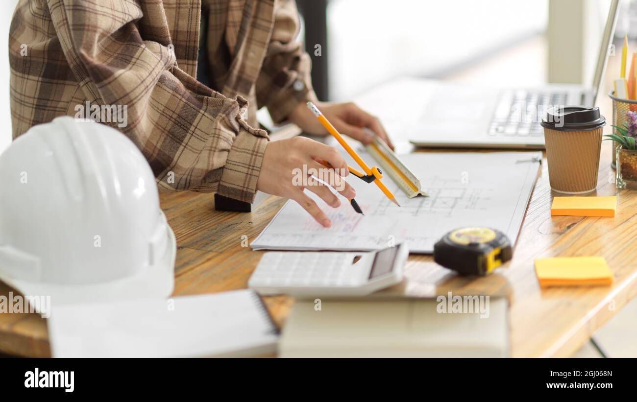 Plan layout calculator divider hi-res stock photography and images - Alamy