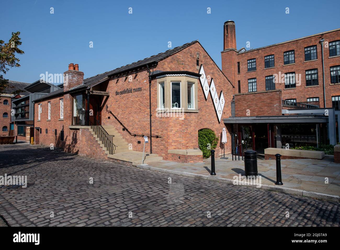 Dukes 92 Restaurant and Bar. Castlefield, Manchester Stock Photo - Alamy