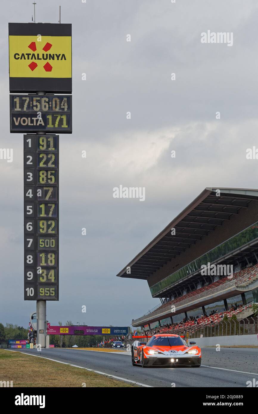 Straight line racing hi-res stock photography and images - Alamy