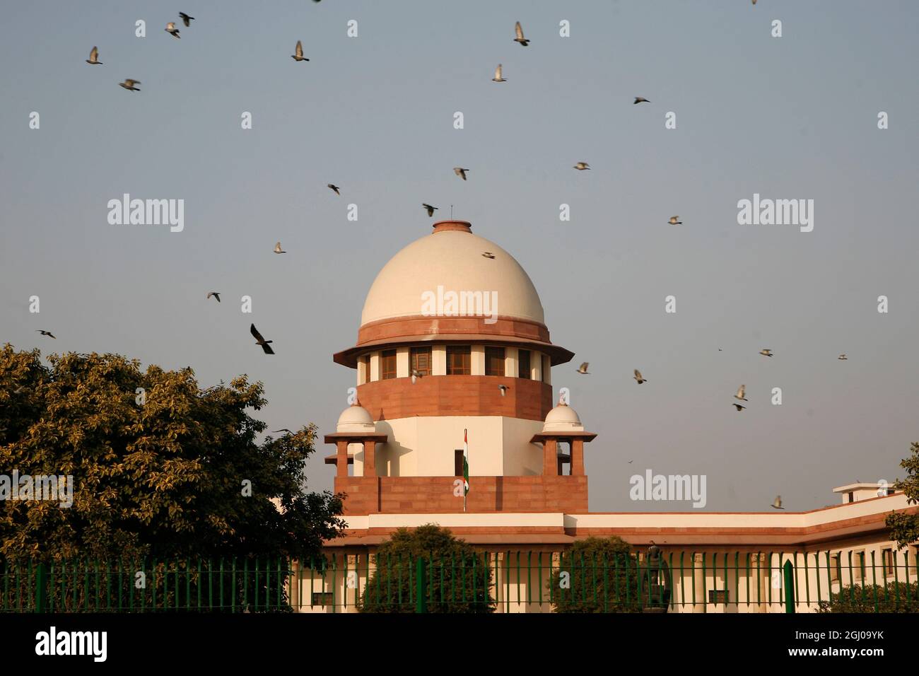 A general view of main building of the Indian Supreme court In New ...