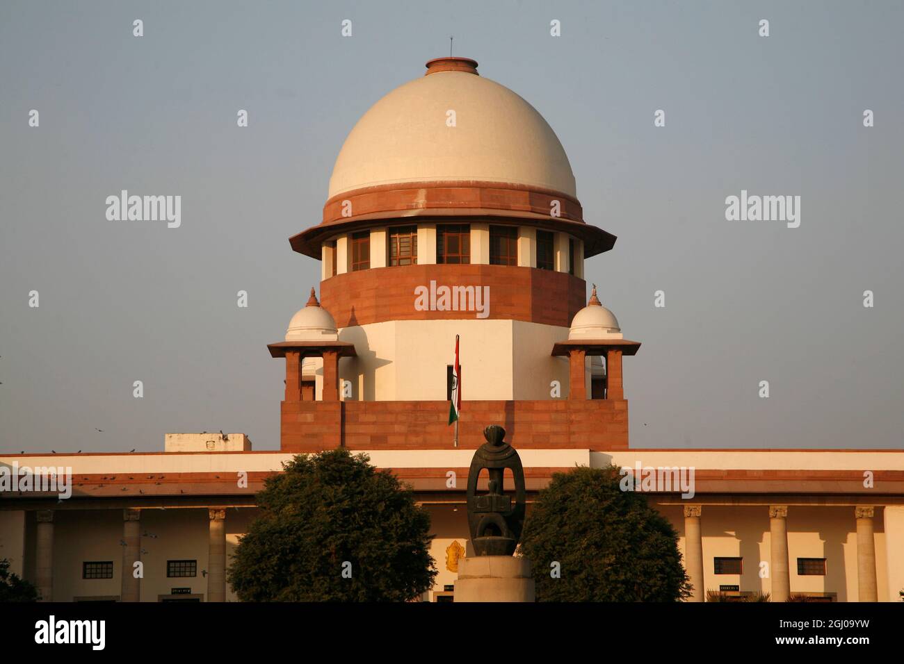 A general view of main building of the Indian Supreme court In New ...