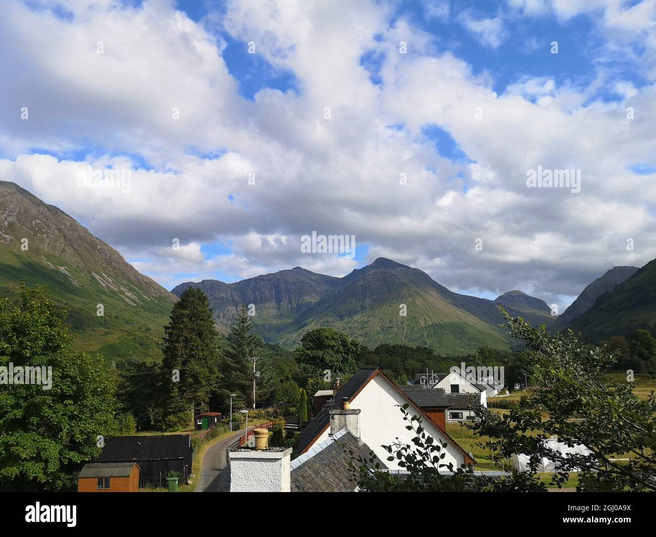 Rugged mountain scenery hi-res stock photography and images - Alamy