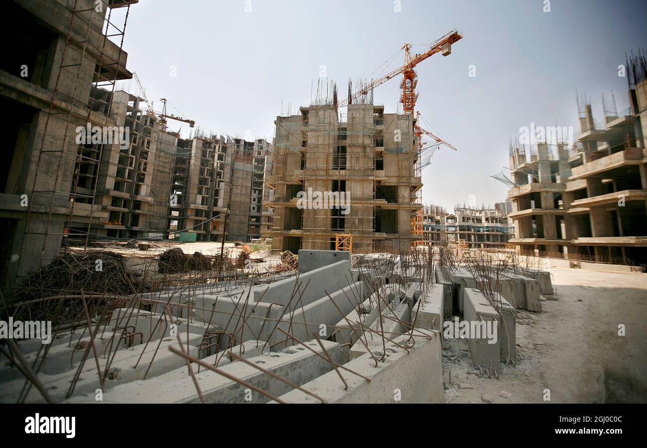 Building construction india hi-res stock photography and images - Alamy