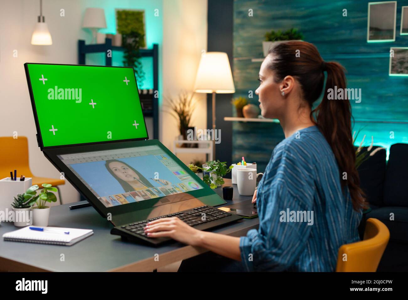 Office green screen background image hi-res stock photography and ...