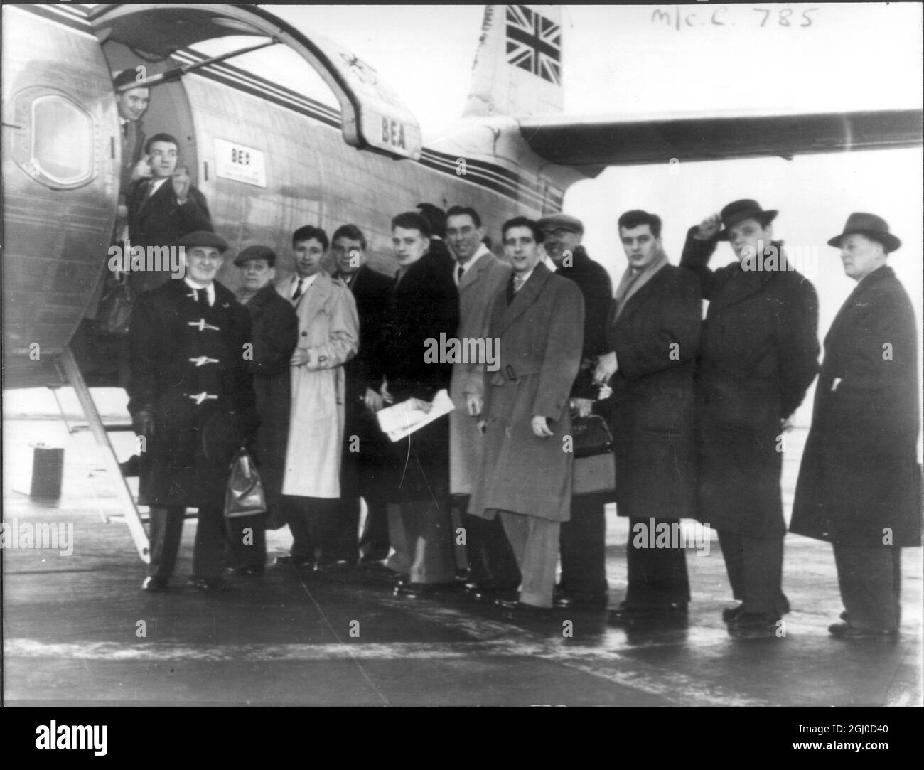 This is the Manchester United football team that boarded this plane at ...