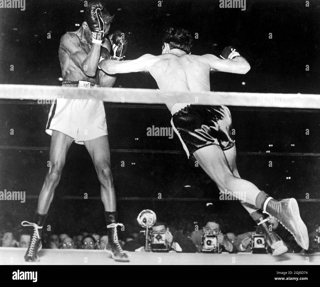 New York Madison Square Garden Sandy Saddler tries to cover up from the ...