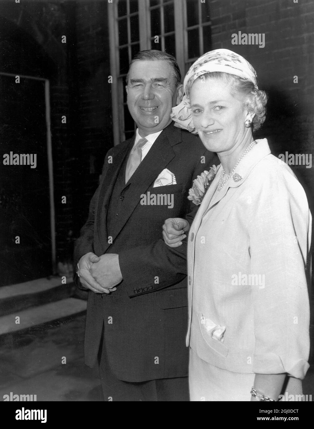 Swanton Weds Former Amateur Golfer. Expert on Cricket, commentator and ...