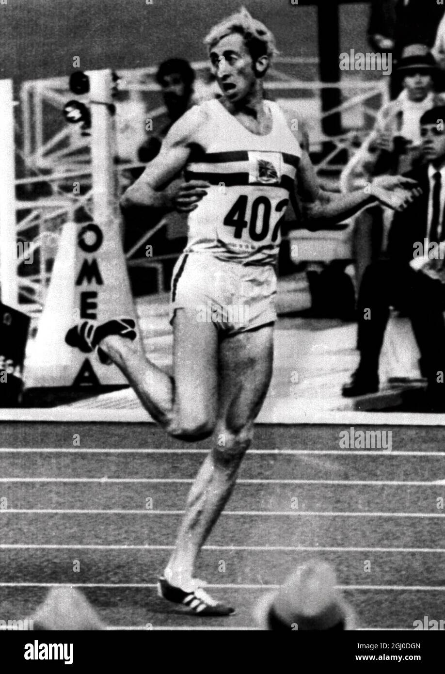 Britains David Hemery (402) out in front as he streaks to a new World ...