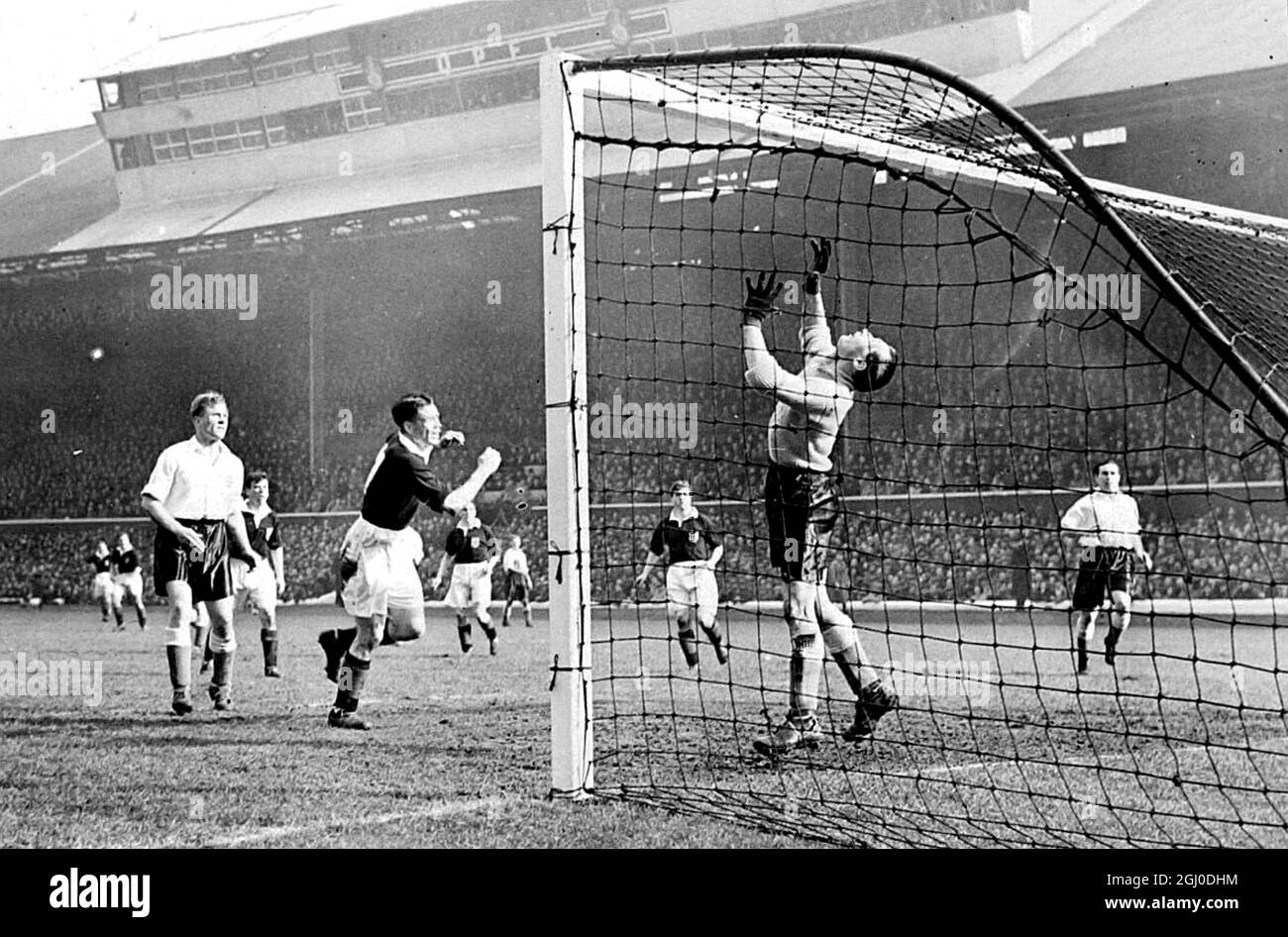 England goalkeeper hi-res stock photography and images - Alamy