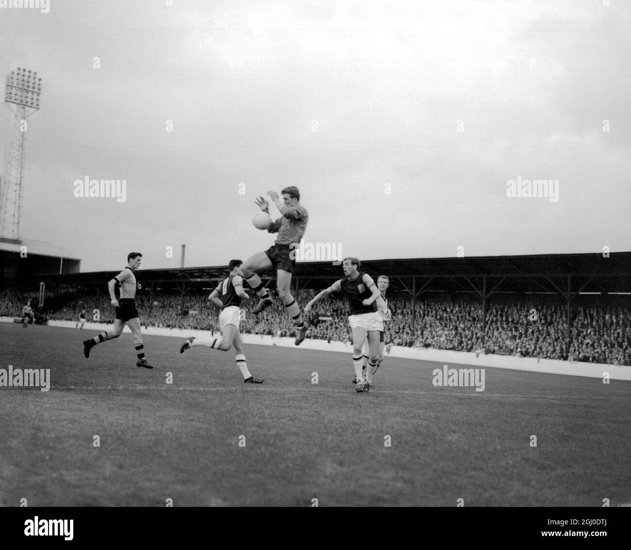 Wolverhampton Wanderers V West Ham Utd West Ham Utd player Malcolm ...
