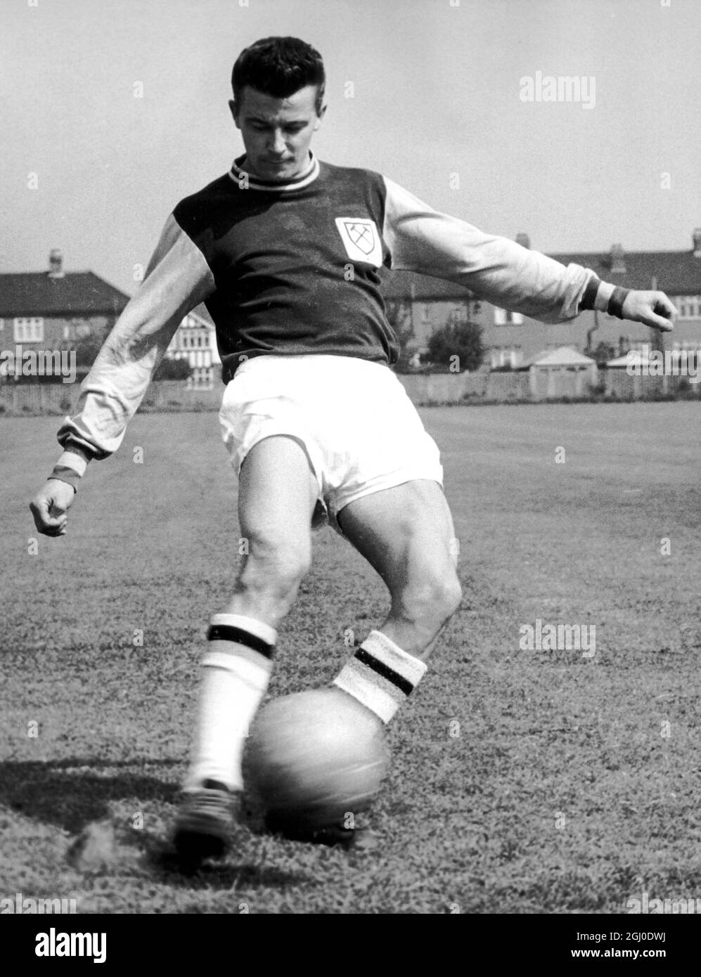 Johnny Byrne, West Ham Utd forward. 3rd August 1962 Stock Photo - Alamy