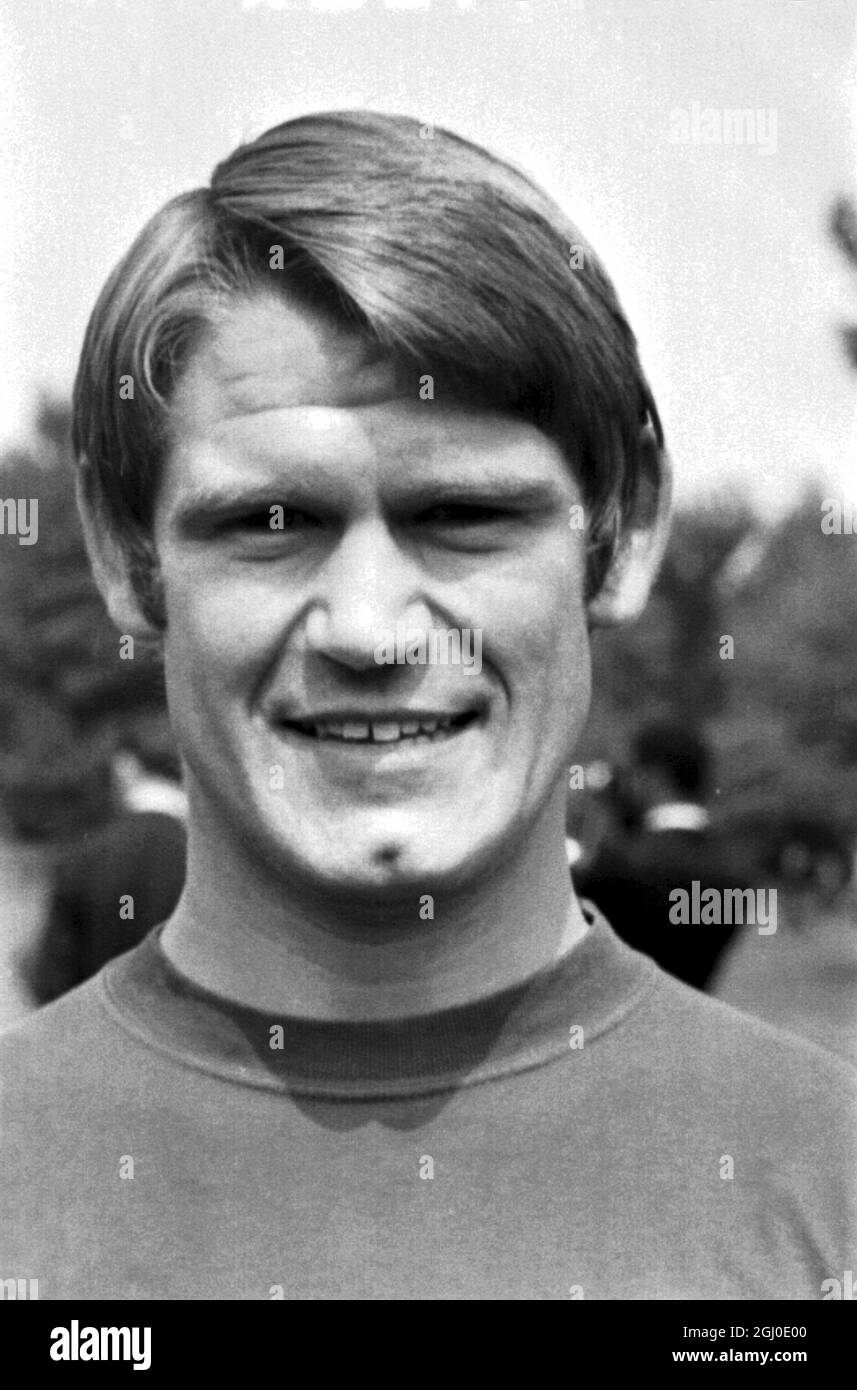 Chelsea football player david webb hi-res stock photography and images ...