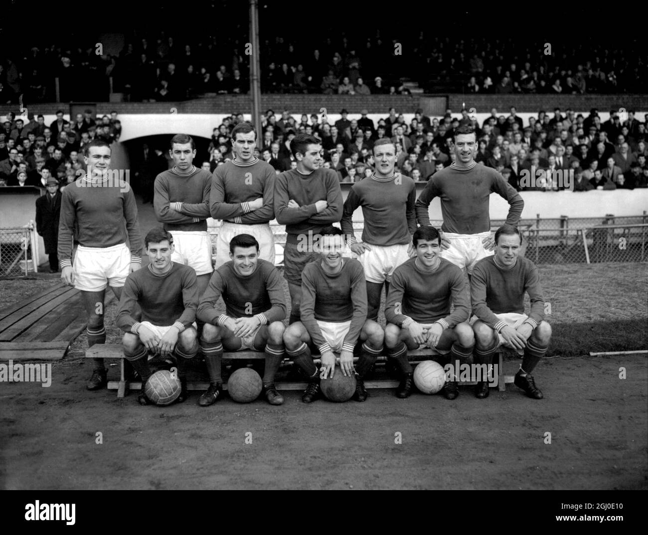 The chelsea team back row hi-res stock photography and images - Alamy