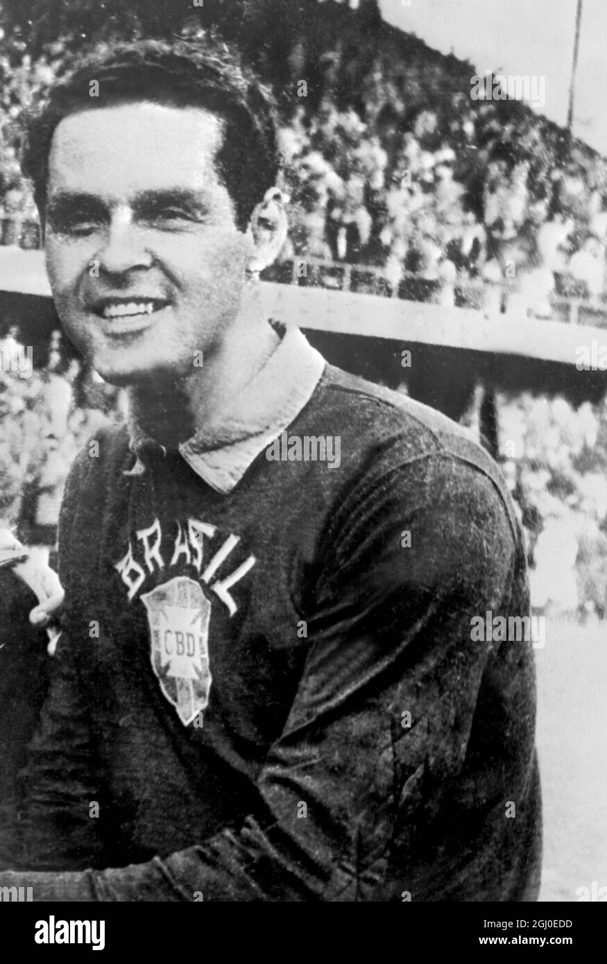 Brazil goalkeeper gilmar hi-res stock photography and images - Alamy