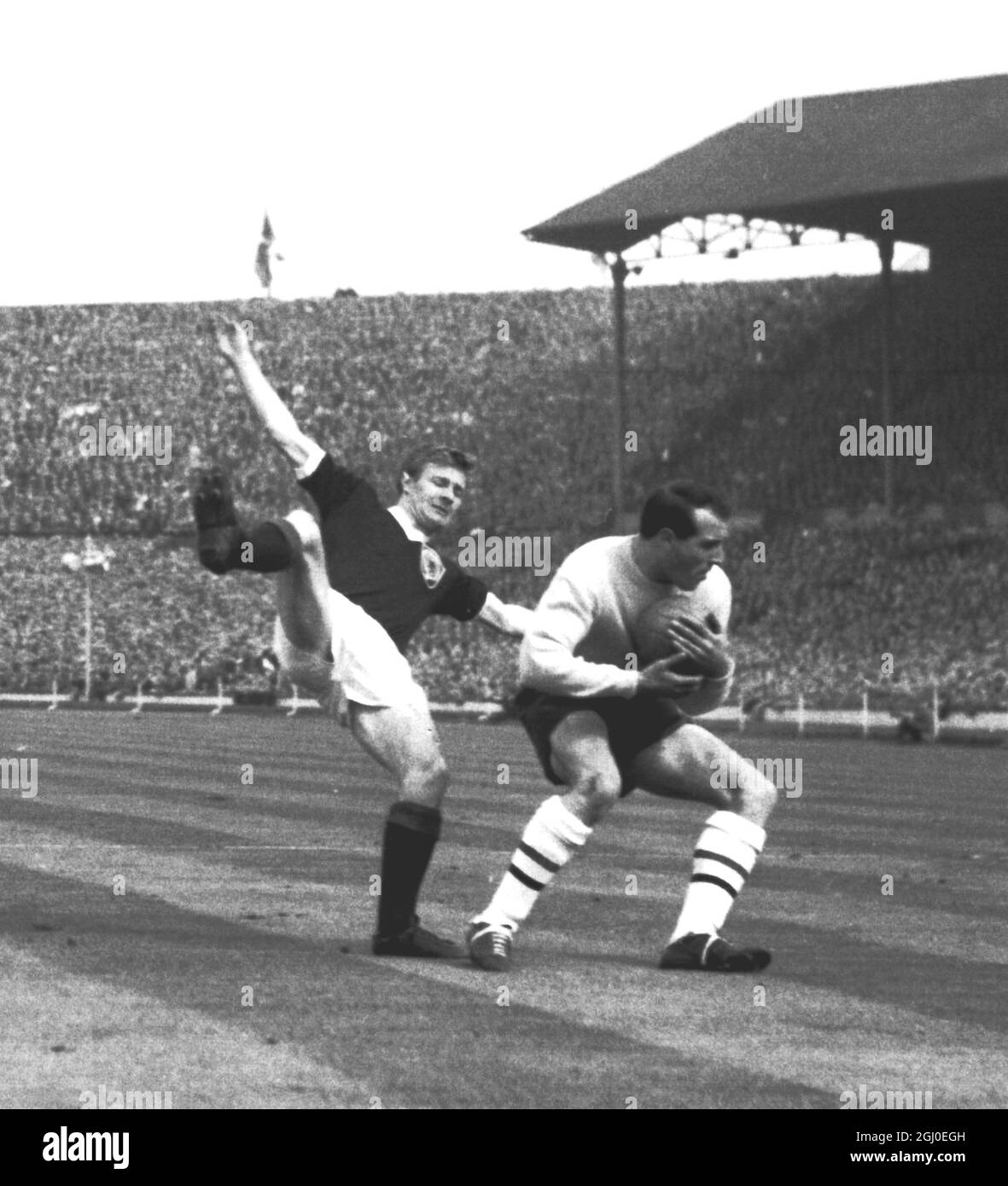 England v Scotland England goalkeeper Ron Springett of Sheffield ...