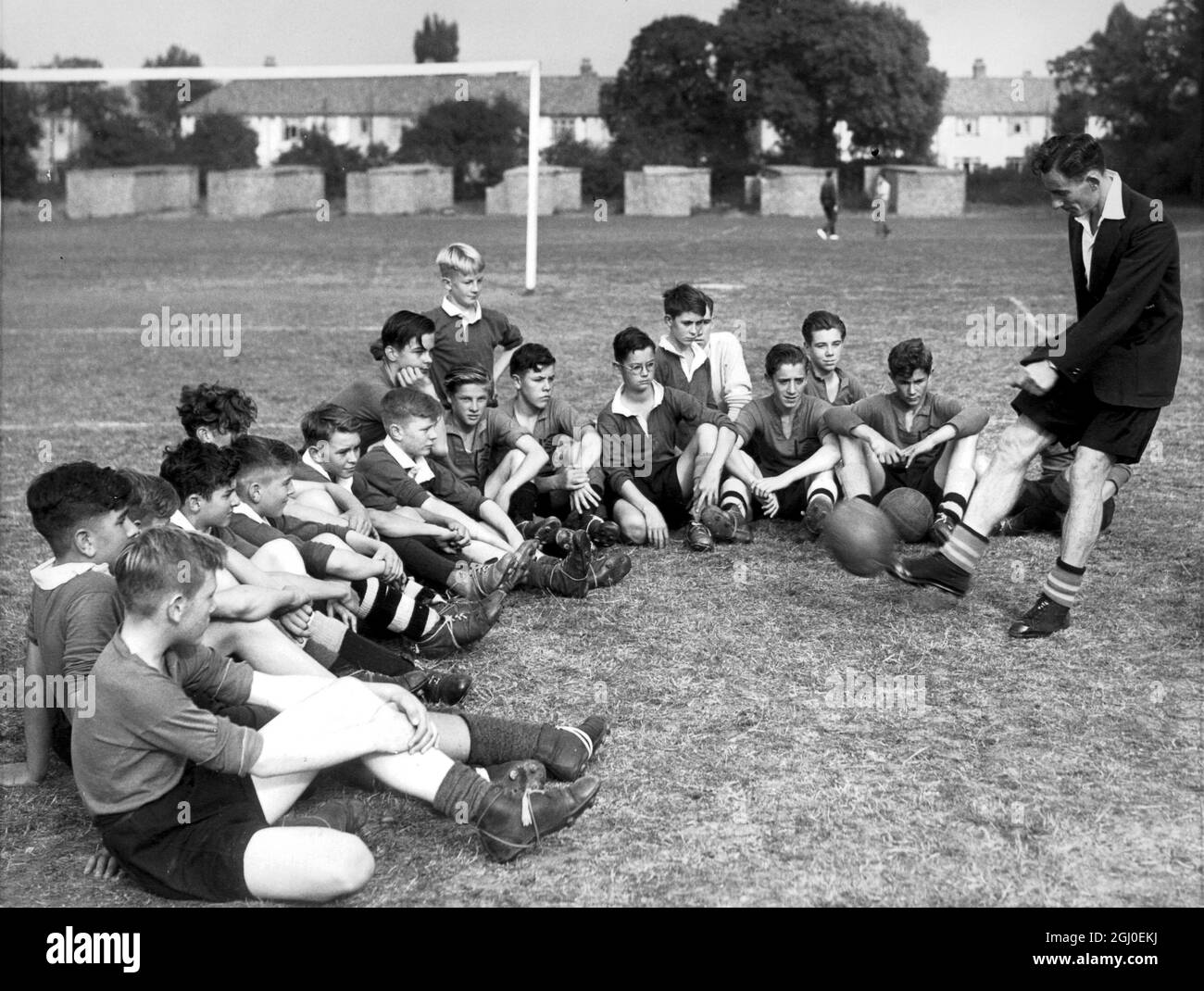 Chelsea goalkeeper Harry Medhurst takes a keen interest in the future ...