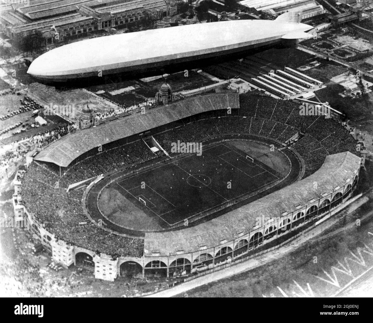 Invoiced oct 01 hi-res stock photography and images - Alamy