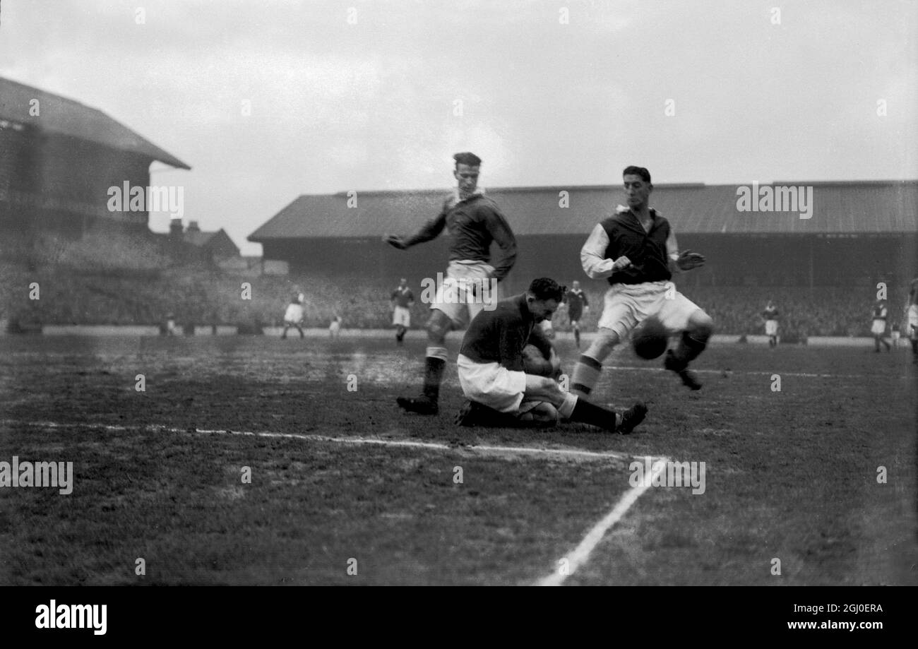 Chelsea 1947 Black and White Stock Photos & Images - Alamy
