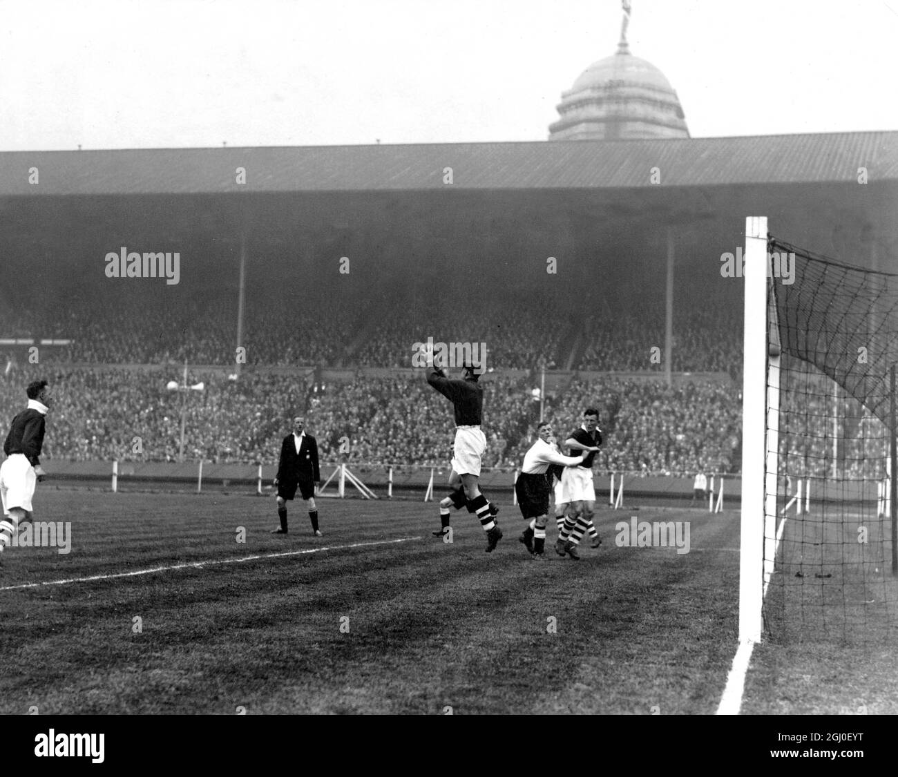 Cup final 1934 hi-res stock photography and images - Alamy
