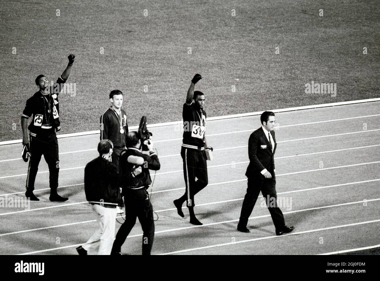 Black power salute tommie smith hi-res stock photography and images - Alamy