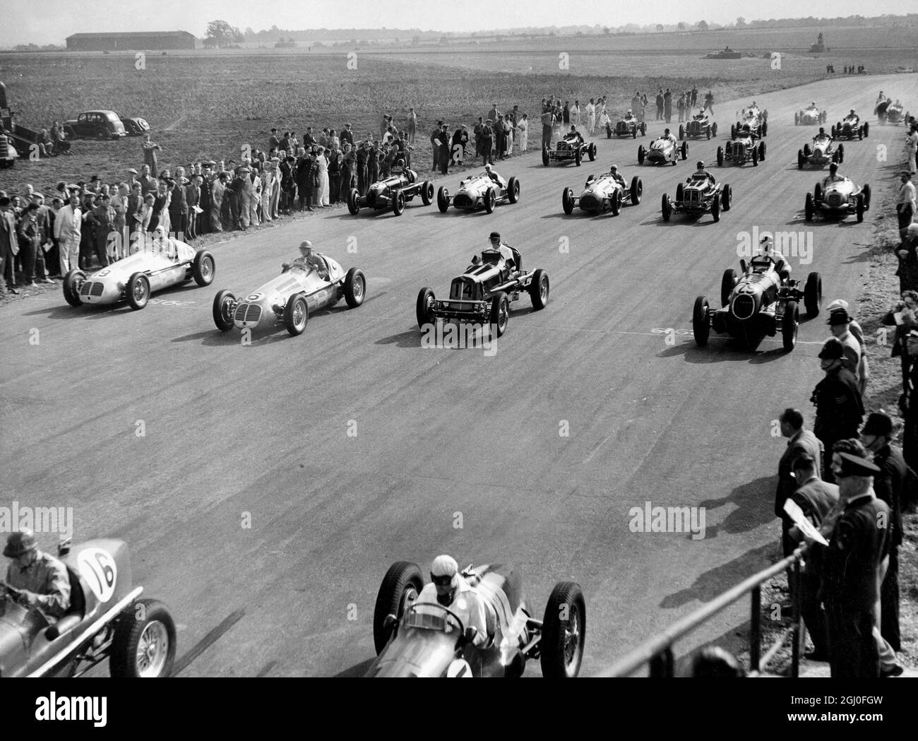 The International Grand Prix 1948 The start of the RAC International ...