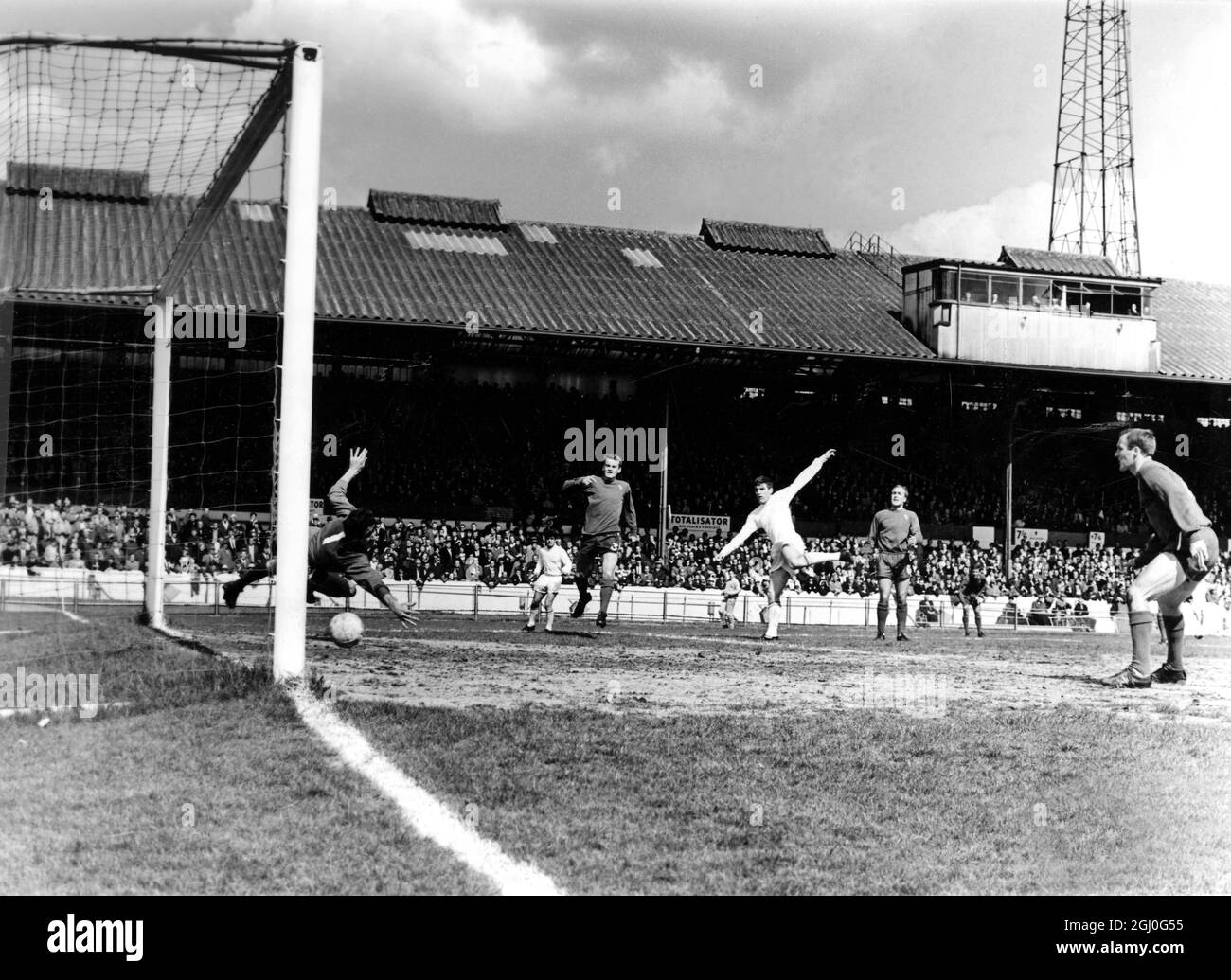 Goal leeds Black and White Stock Photos & Images - Alamy