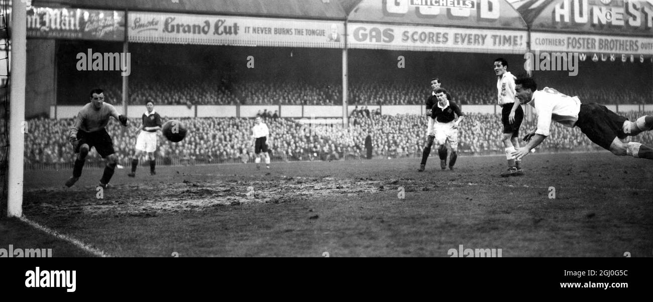 Nat lofthouse hi-res stock photography and images - Alamy