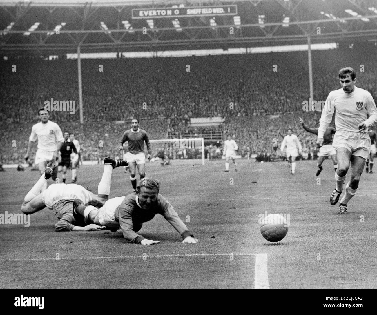 Goalkeeper ron springett hi-res stock photography and images - Alamy