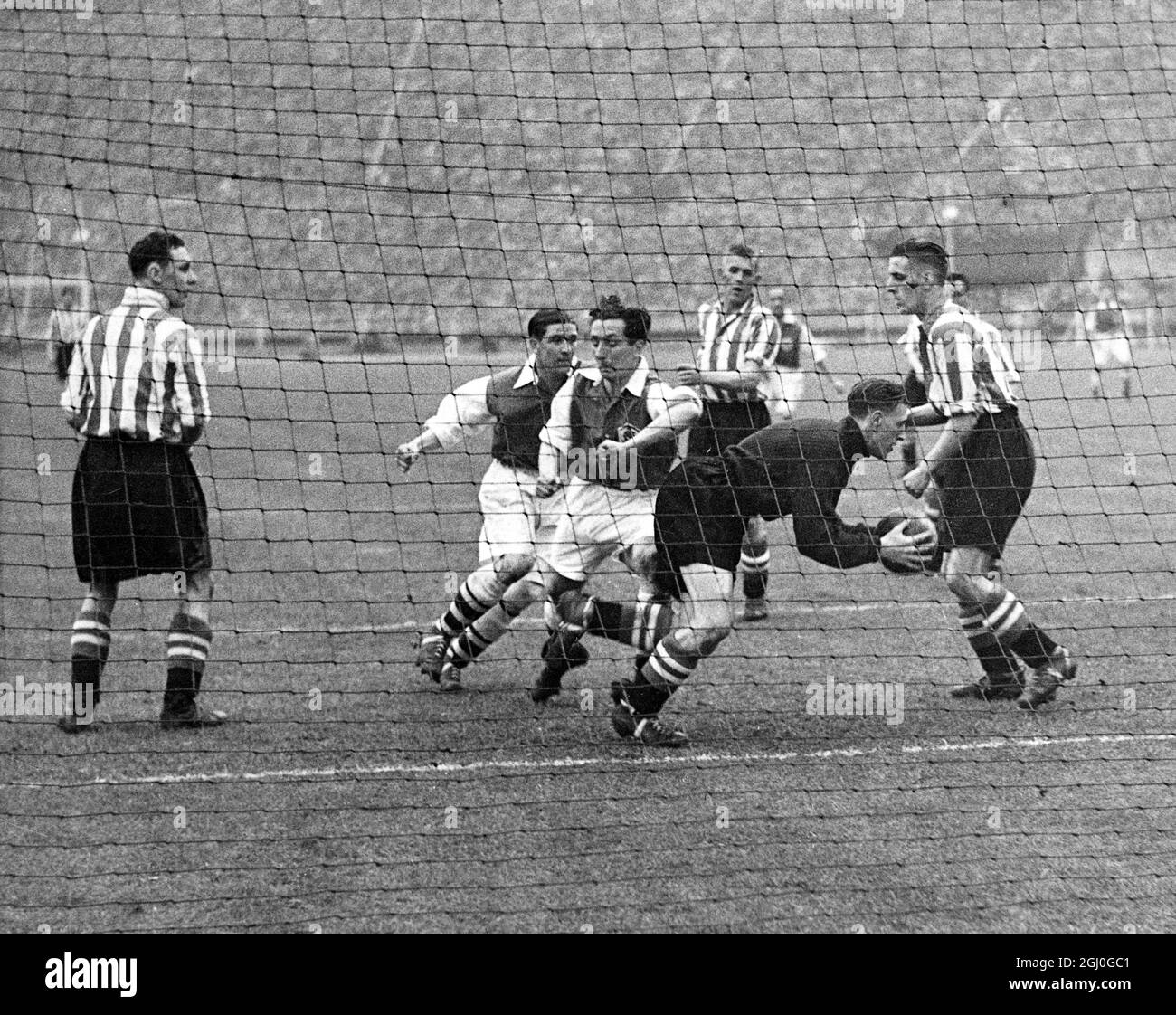1936 FA Cup Final Sheffield United v Arsenal Action in the Sheffield ...