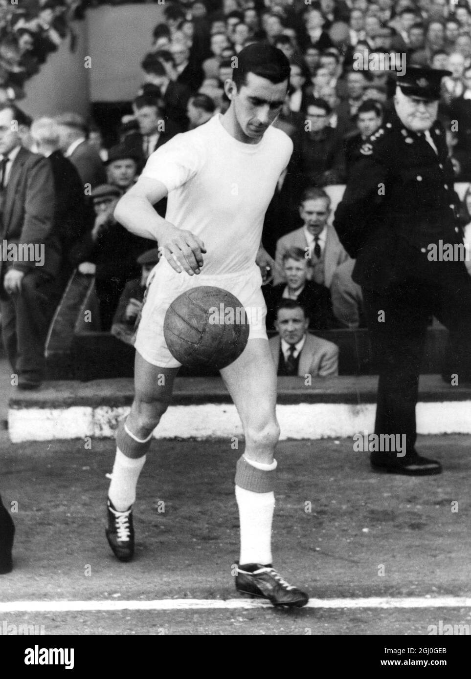 Thomas Roy Vernon - Everton captain. May 1963 Stock Photo - Alamy