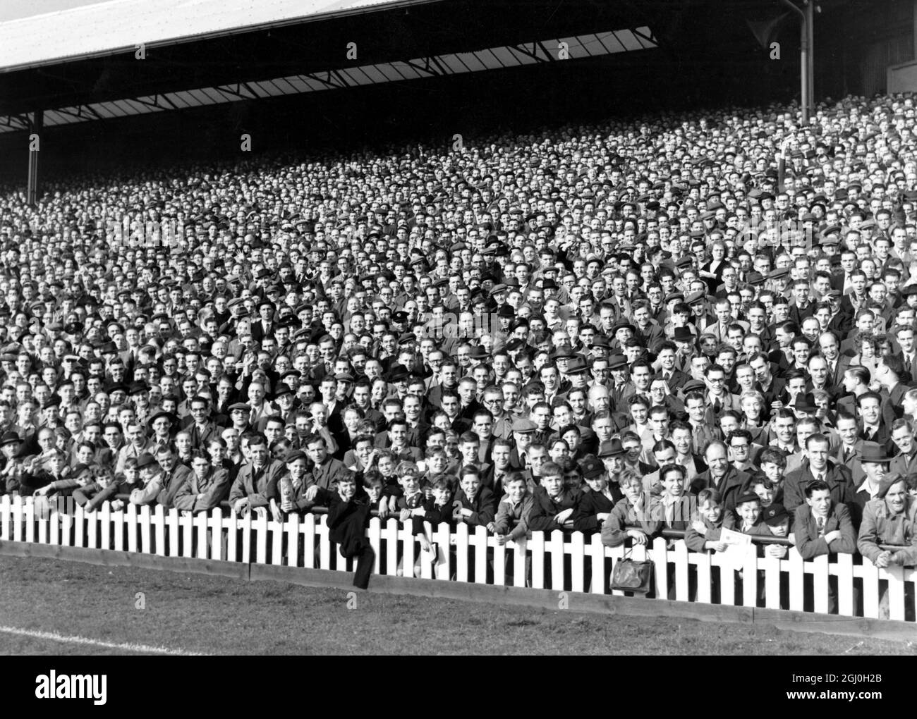 Millwall football crowd hi-res stock photography and images - Alamy