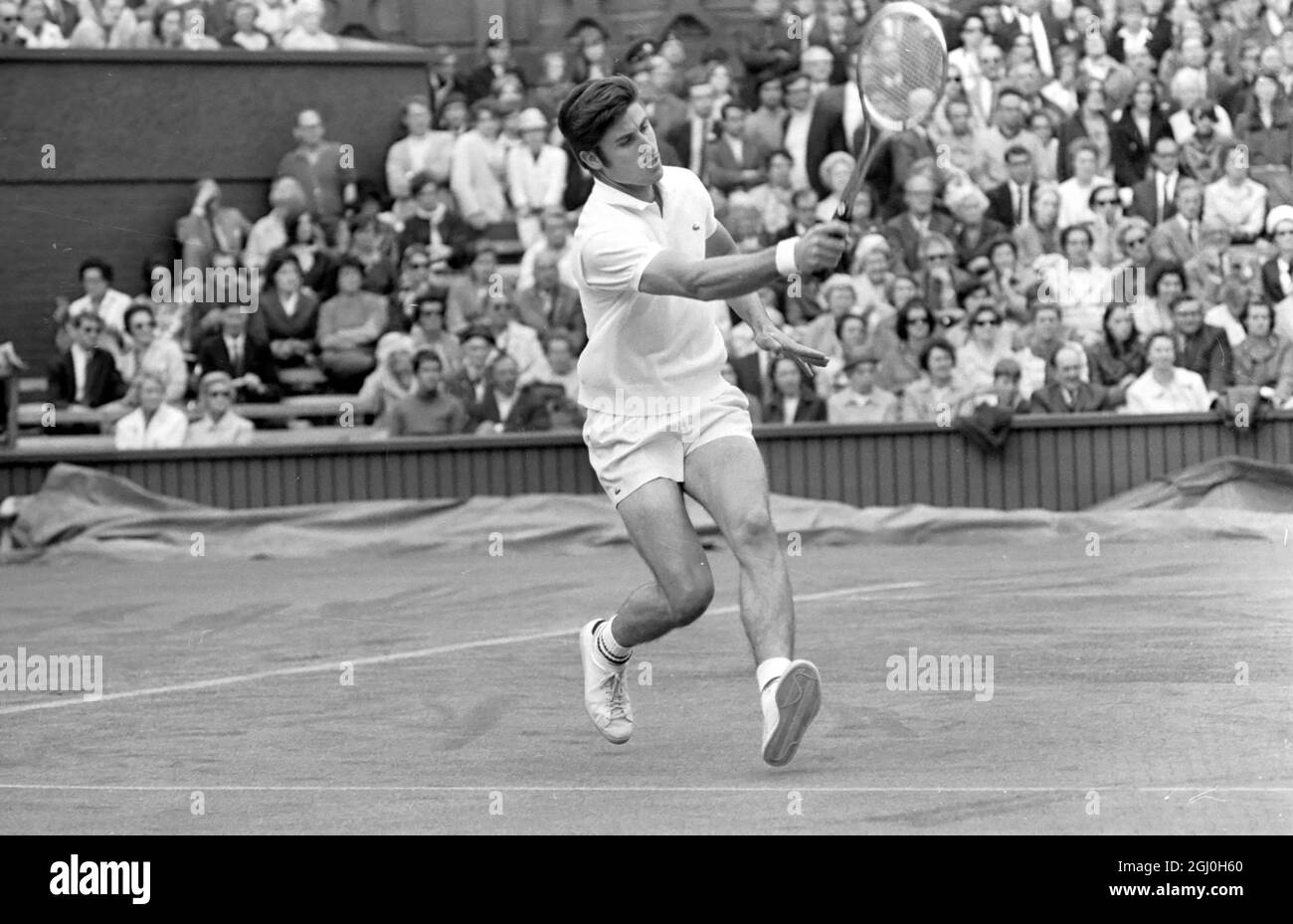 London, Wimbledon: American Tennis star Charlie Pasarell falls to the ...