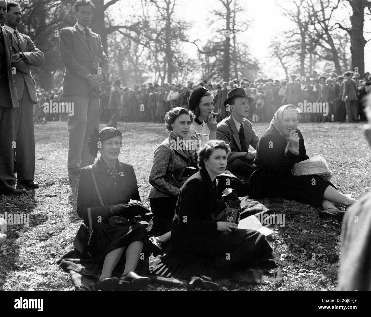 Badminton spectators Black and White Stock Photos & Images - Alamy