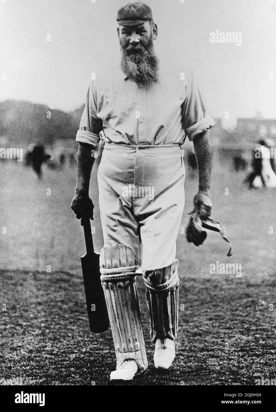 Famous cricketer W.G.Grace. 1906 Stock Photo - Alamy