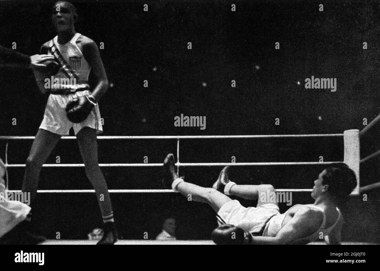 Boxing referee winner hi-res stock photography and images - Alamy