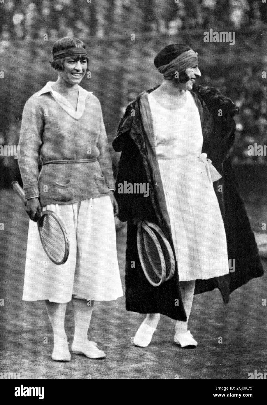 1922 - Mrs. Mallory (U.S.A.) and Mlle. Lenglen - finalists in ladies ...